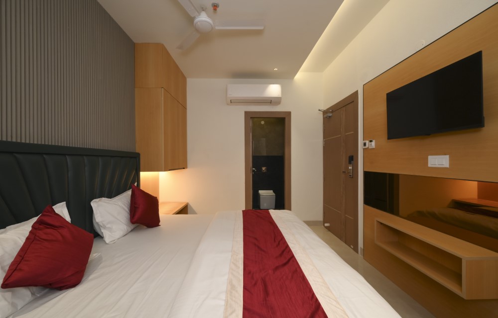 Superior Queen Room | Rooms available at Hotel Somnath Palace Hotel in ...